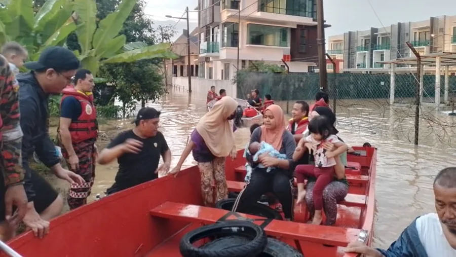 Banjir kilat, 150 penduduk Kg Bangi Lama, Jalan Semenyih dipindahkan ...