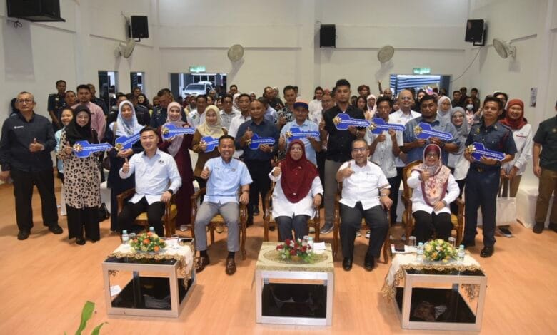 500 keluarga terima manfaat Program Residensi Rakyat (PRR) Batu Arang ...