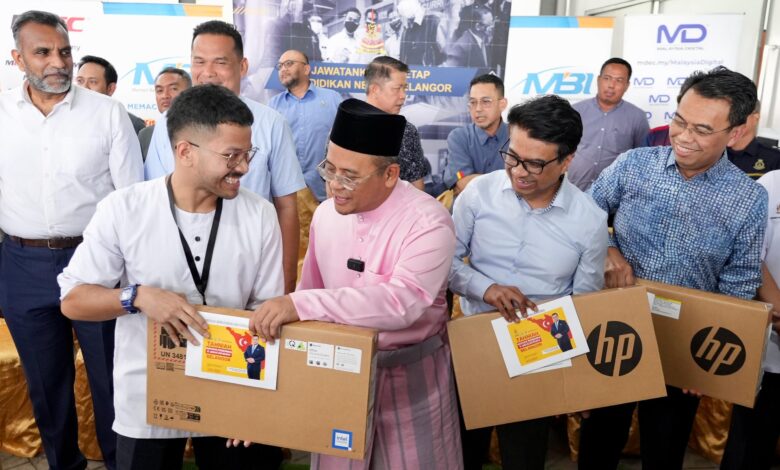 MCMC agih peranti digital kepada mangsa kebakaran saluran paip Putra ...